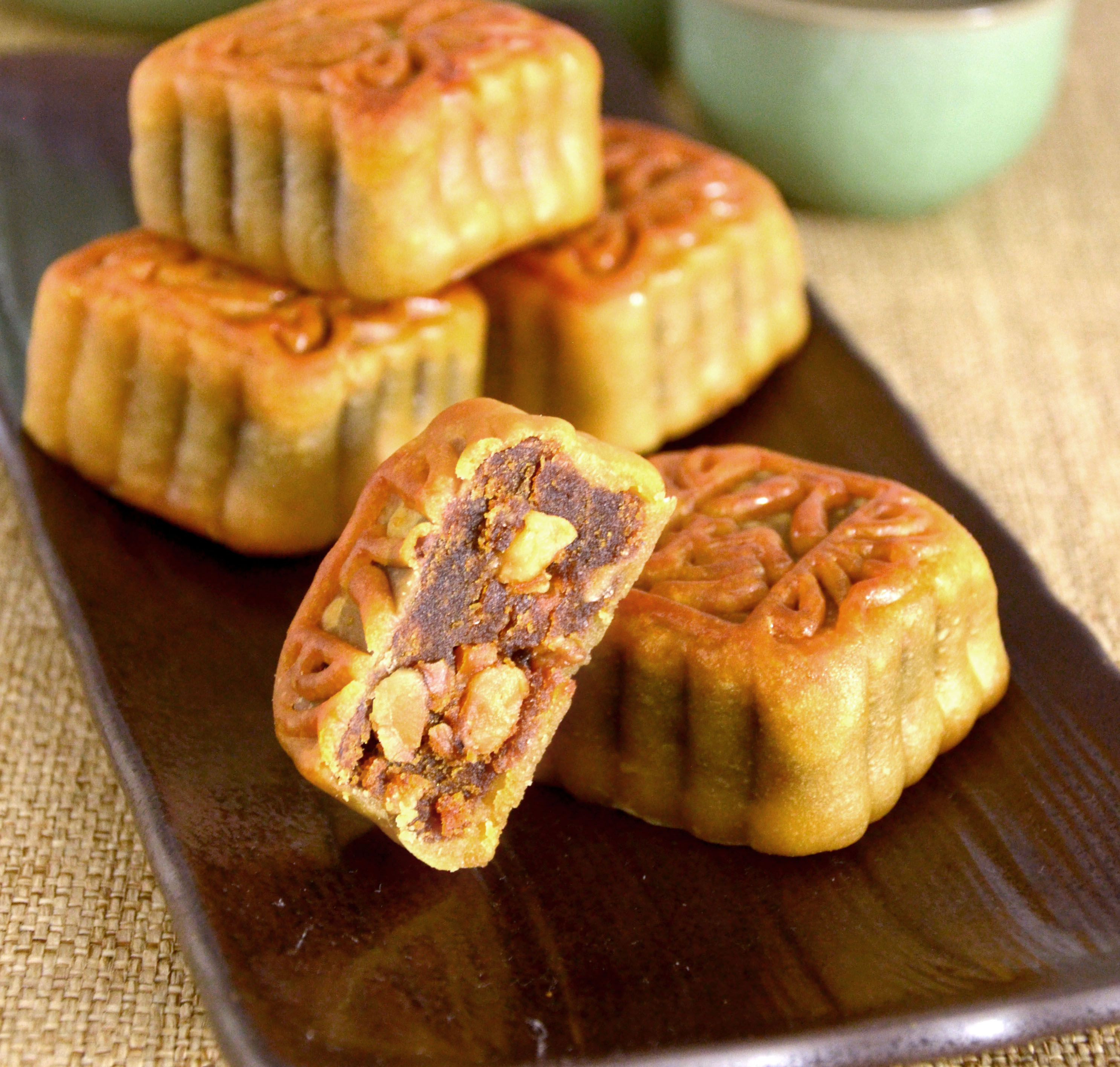 Mini Red Date Paste Mooncake with Walnut (6pcs)